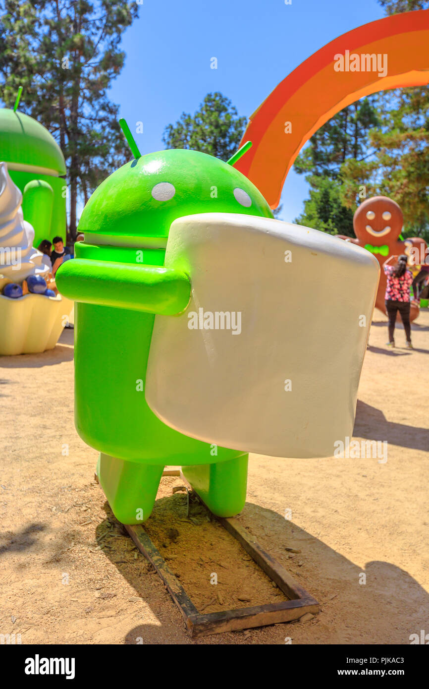 Google system center hi-res stock photography and images - Alamy