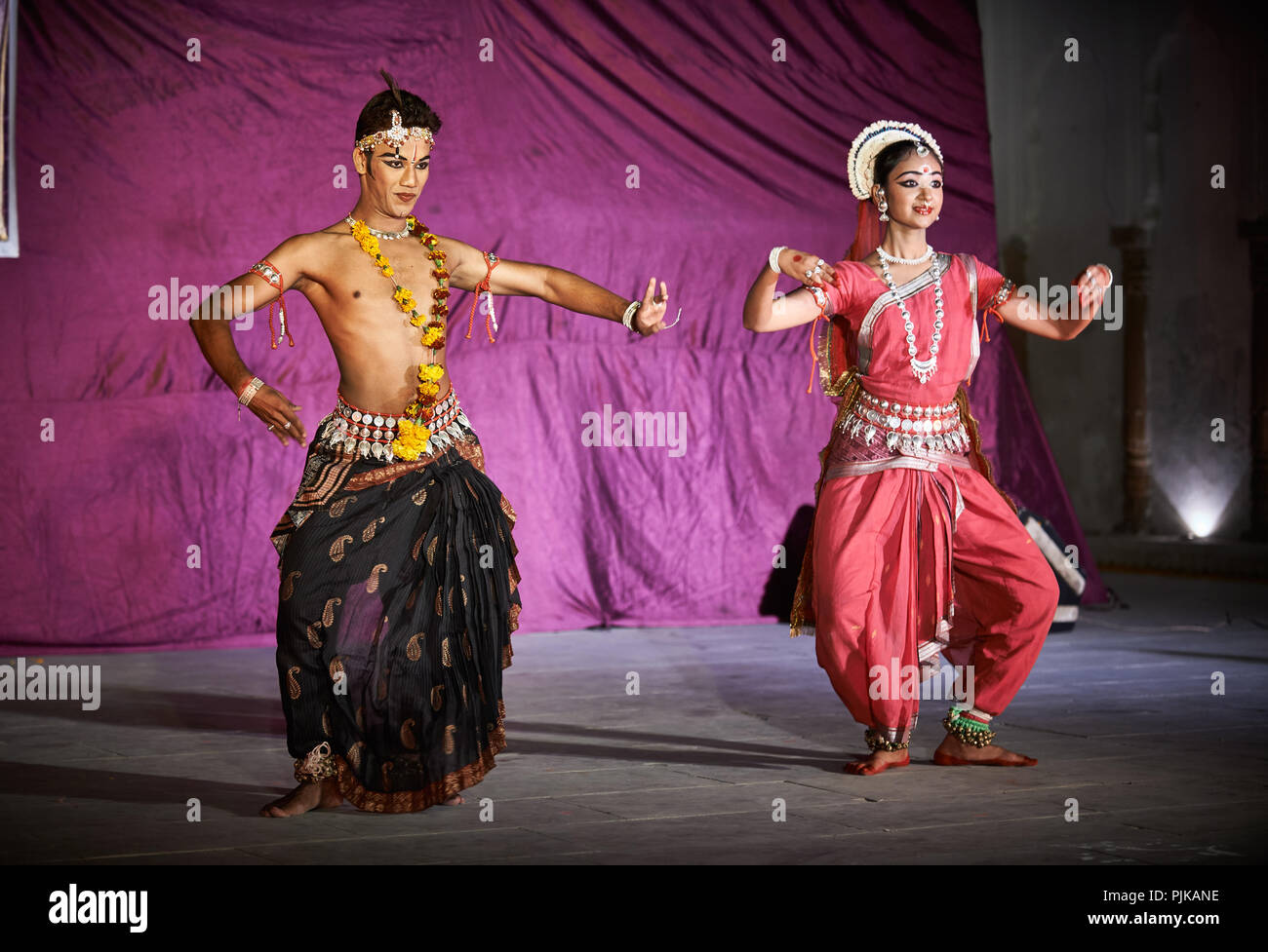 traditional indian dance during Pushkar Mela, Pushkar, Rajasthan, India ...