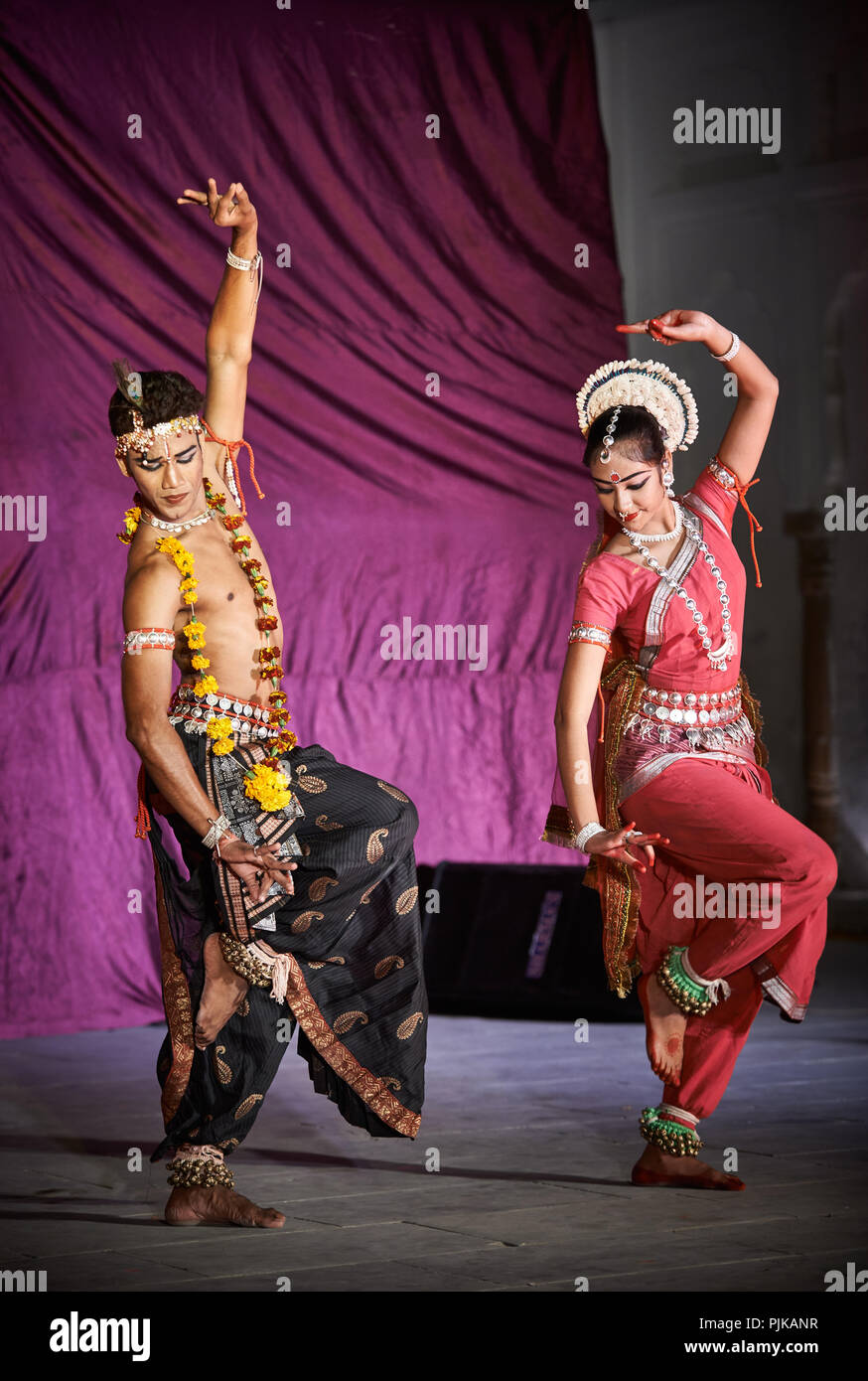 traditional indian dance during Pushkar Mela, Pushkar, Rajasthan, India ...