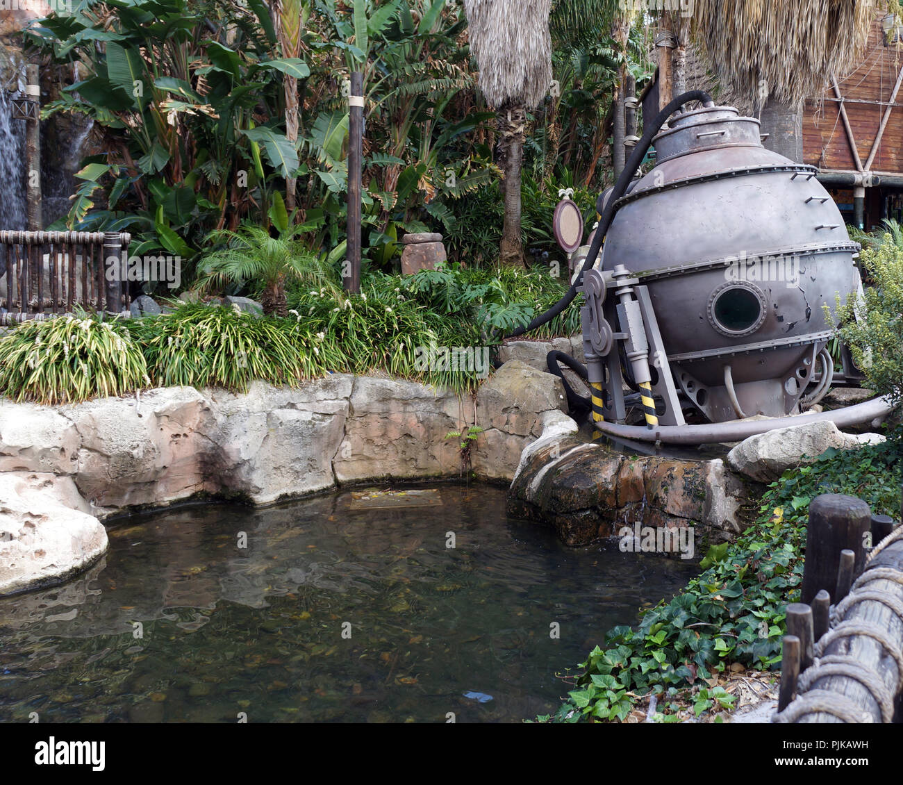 Bathyscaphe hi-res stock photography and images - Alamy