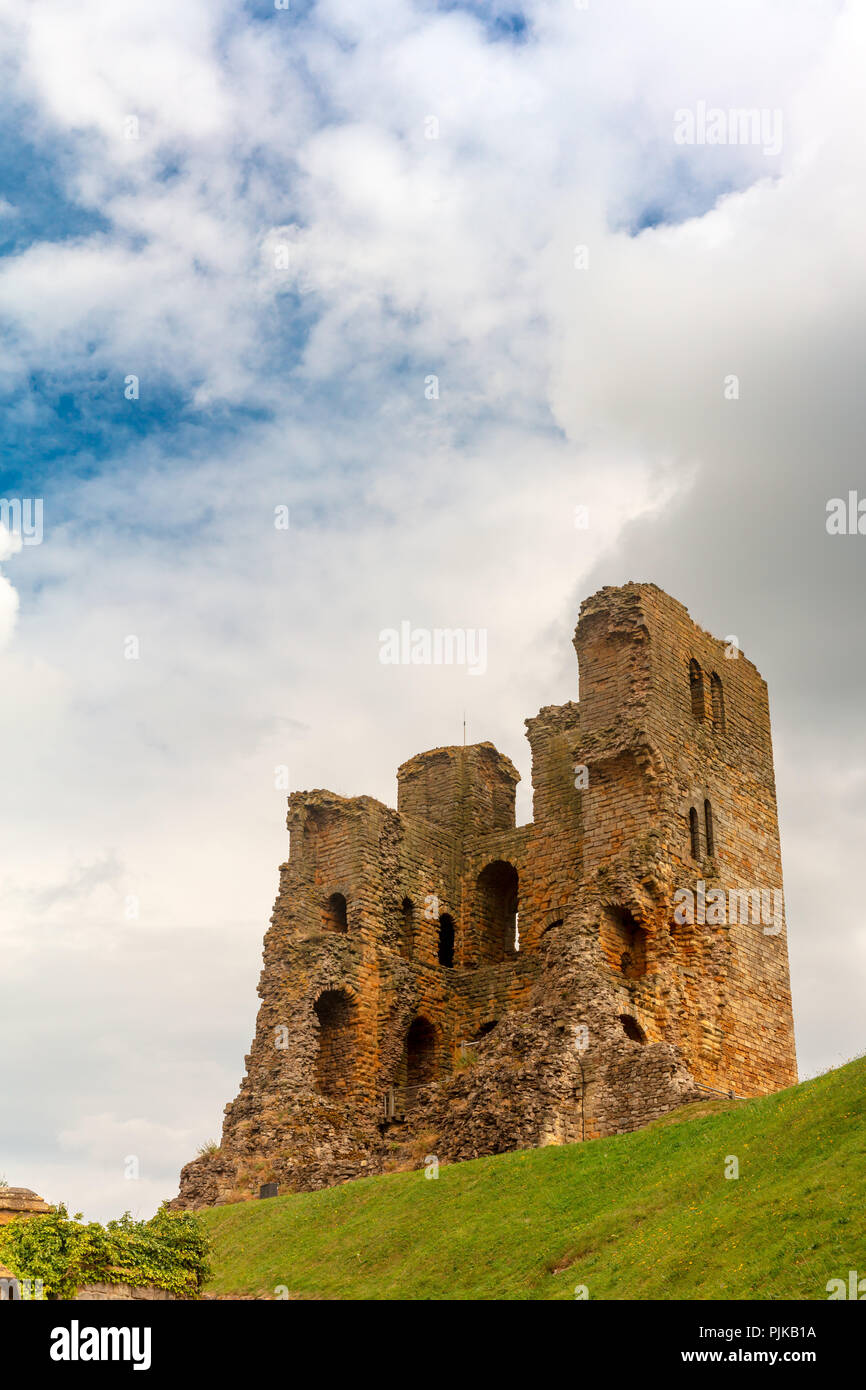 Dramatic cliff side landscape with Scarborough Castle in North ...