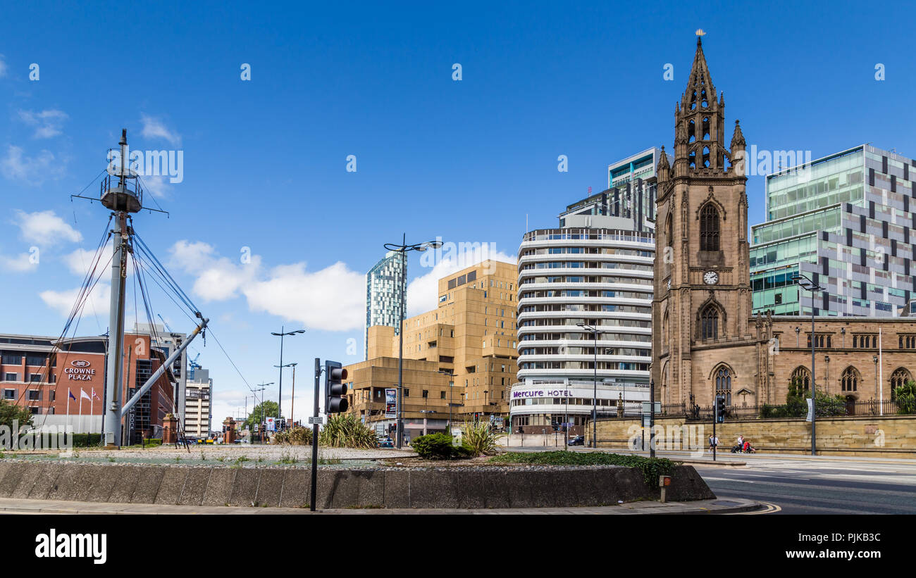 Liverpool parish church hi-res stock photography and images - Alamy
