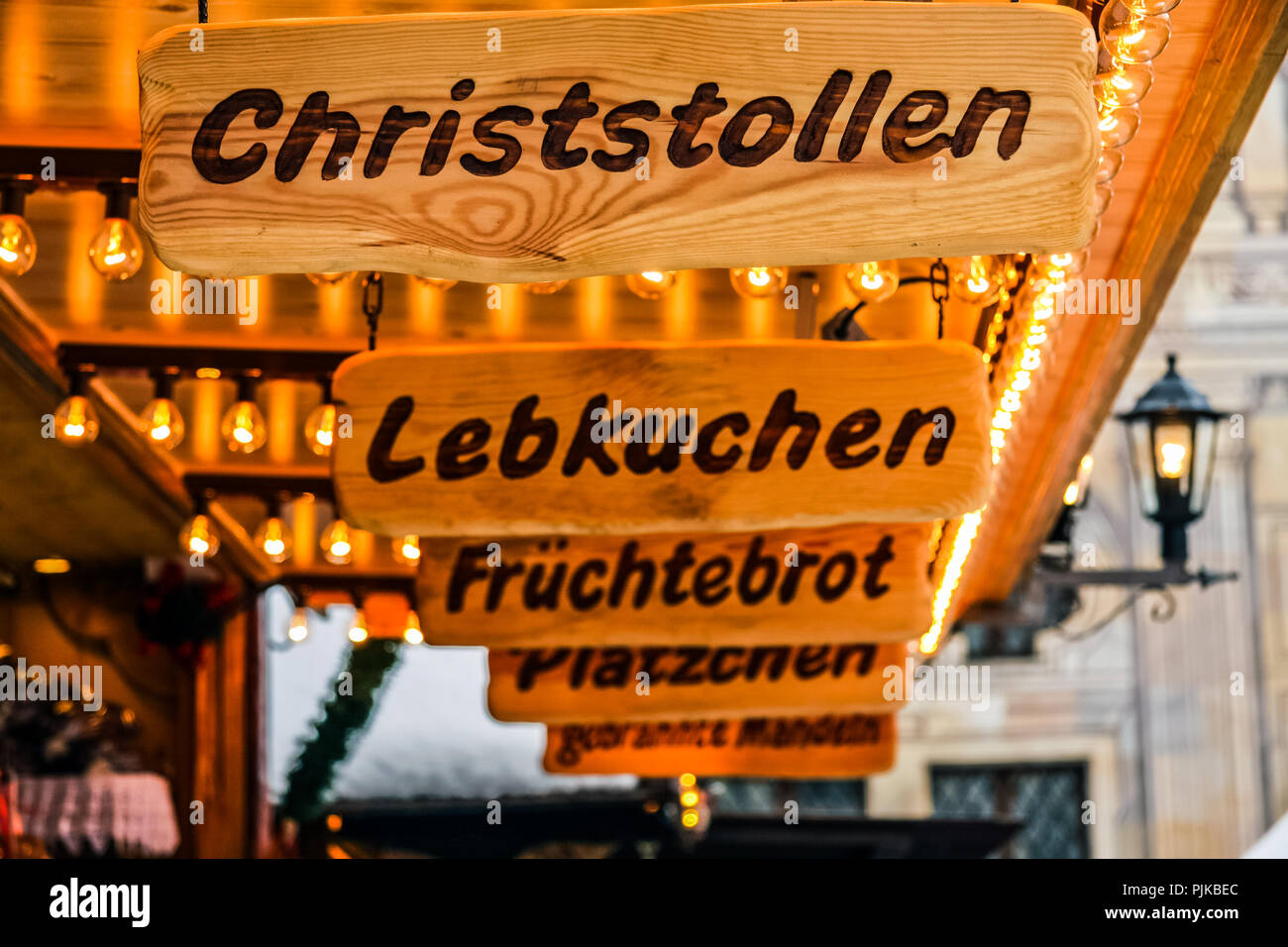 Christmas market stall sign hi-res stock photography and images - Alamy