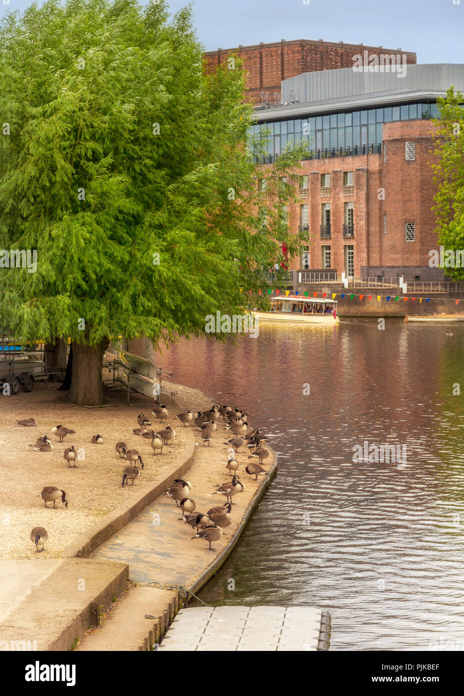 Riverside theatre hi-res stock photography and images - Alamy