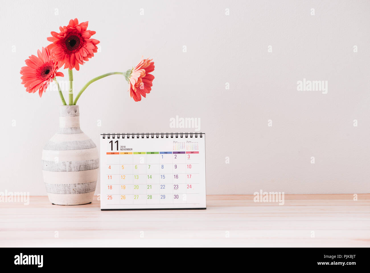 Calendar with flower hi-res stock photography and images - Alamy