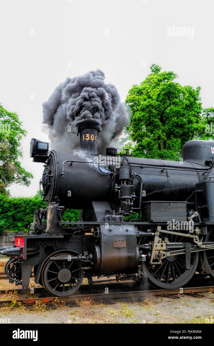Vintage steam locomotive hi-res stock photography and images - Alamy
