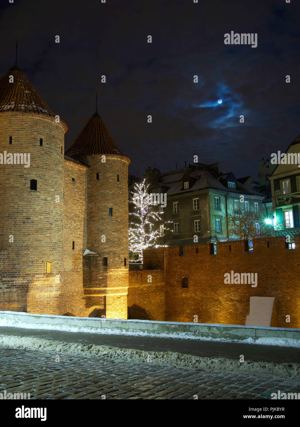 Warsaw medieval wall hi-res stock photography and images - Alamy
