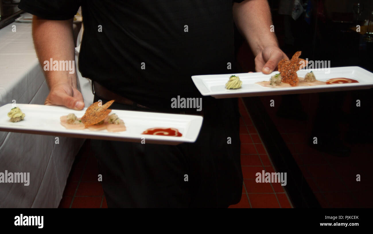 Waiter delivering hi-res stock photography and images - Alamy