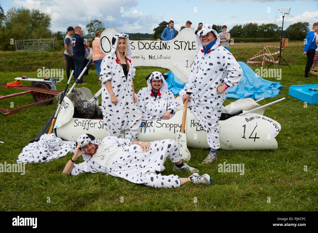 Homemade raft hi-res stock photography and images - Alamy