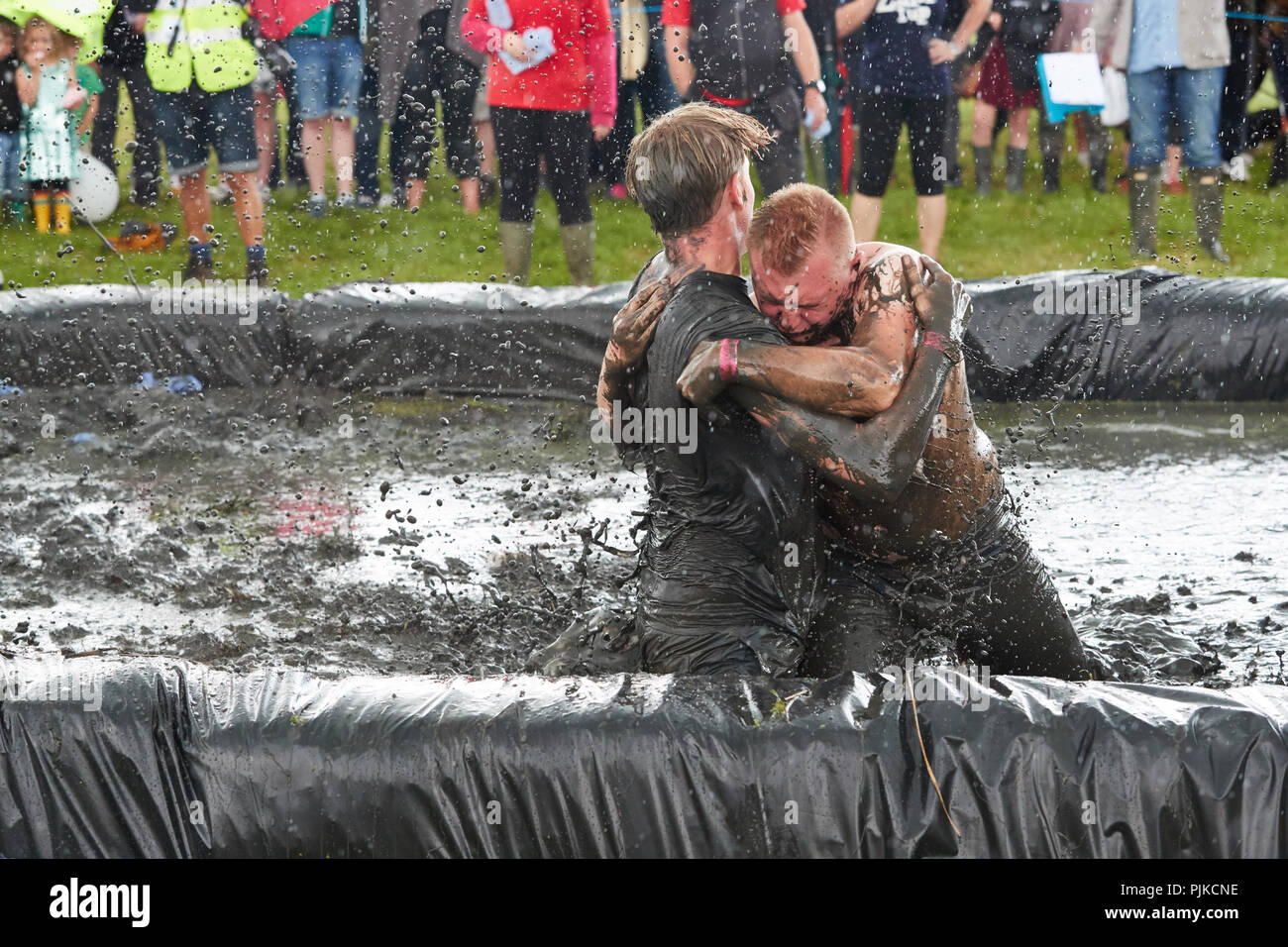 Mud muddy wrestling hi-res stock photography and images - Alamy