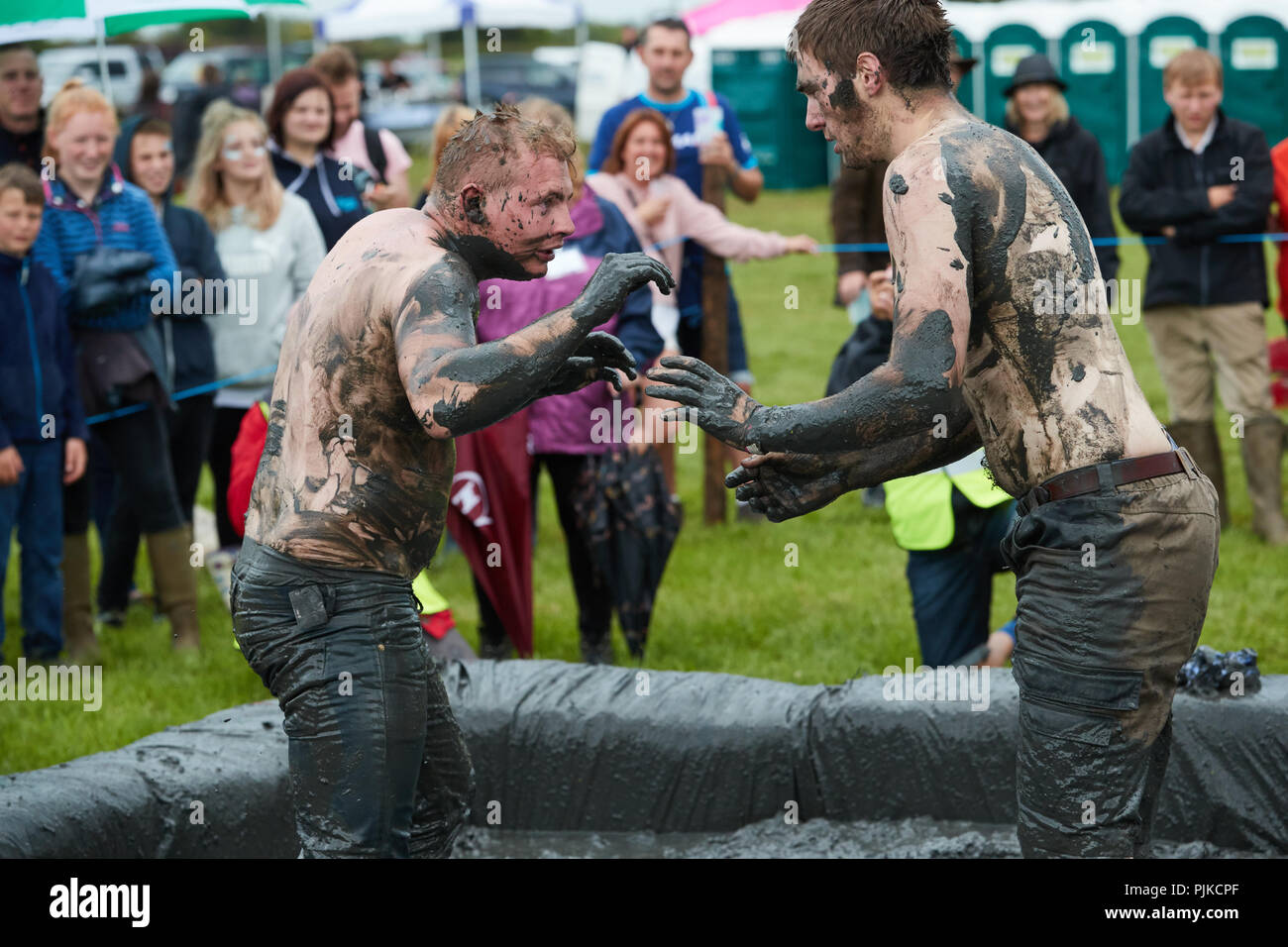Mud muddy wrestling hi-res stock photography and images - Alamy
