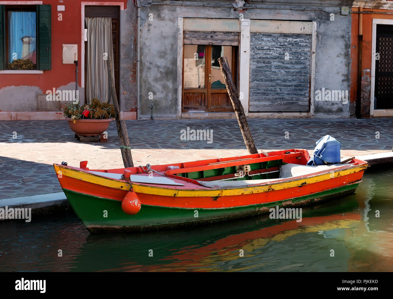 Old motorboat hi-res stock photography and images - Alamy