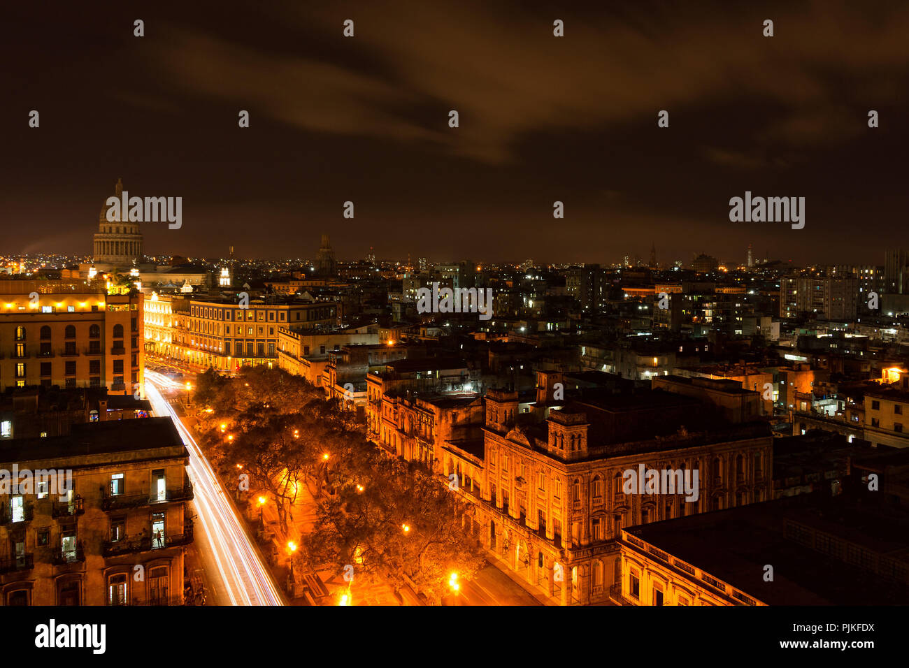 Havana night hi-res stock photography and images - Alamy