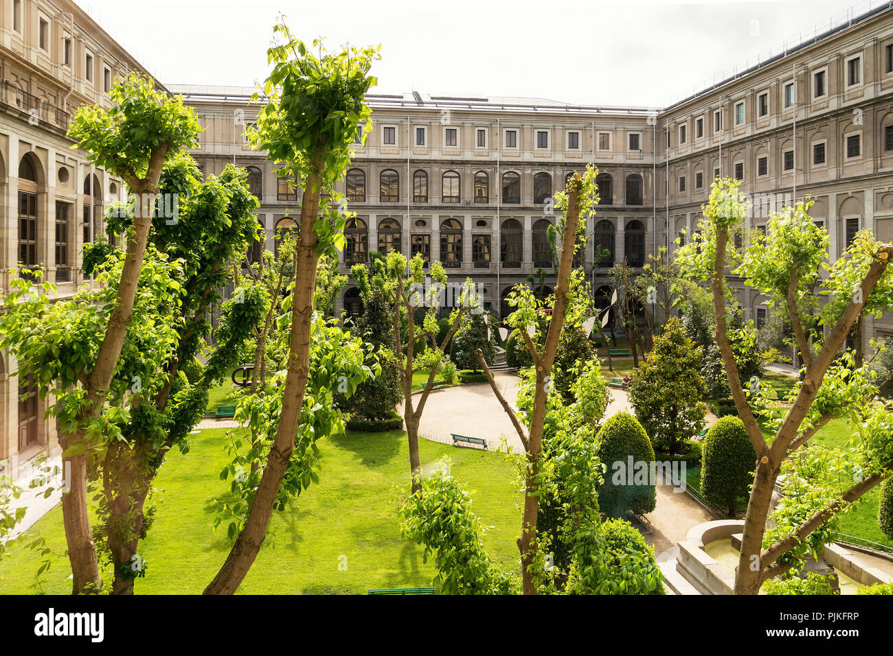 Reina sofia museum courtyard hi-res stock photography and images - Alamy