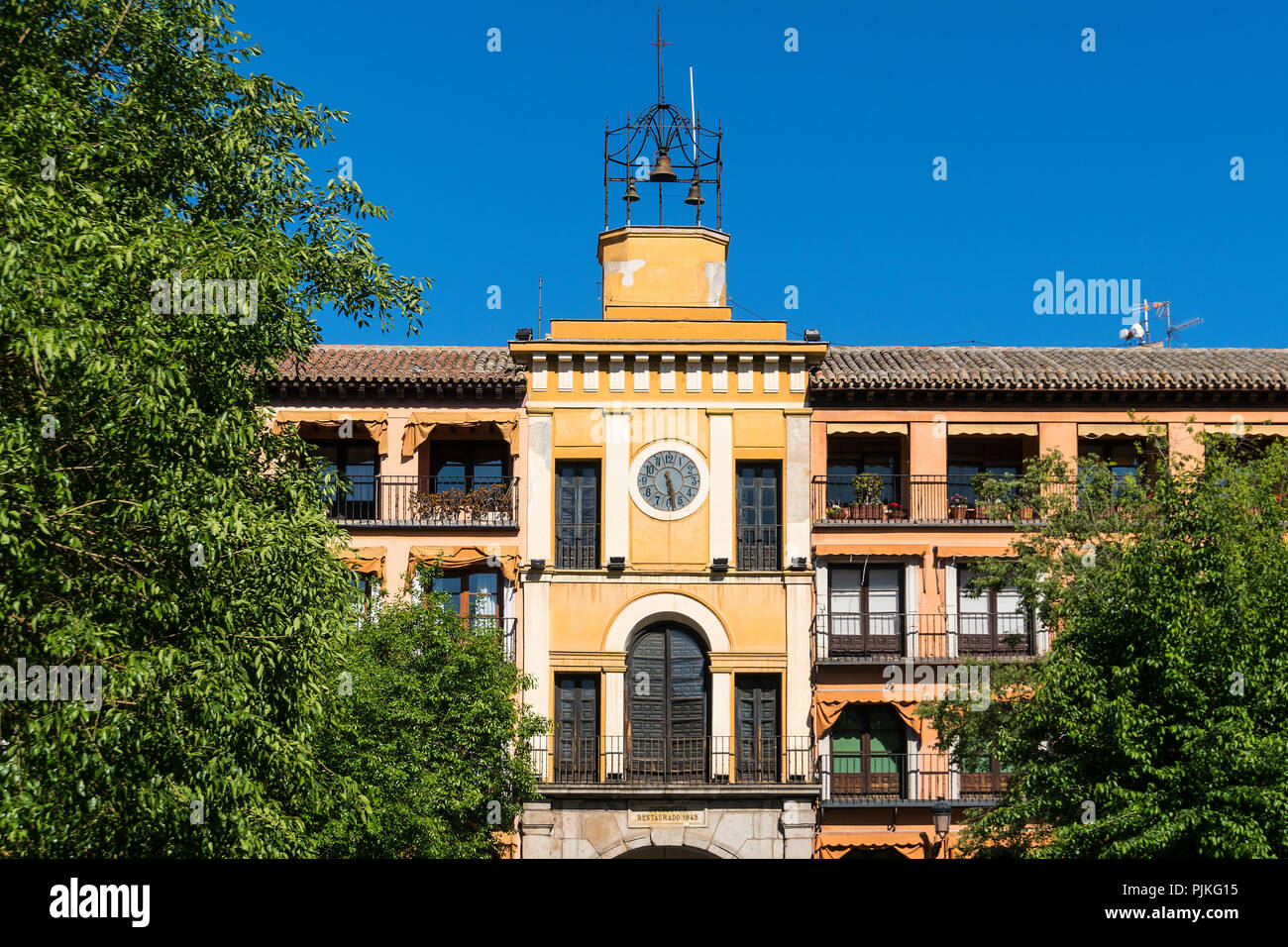 Arcade house hi-res stock photography and images - Alamy