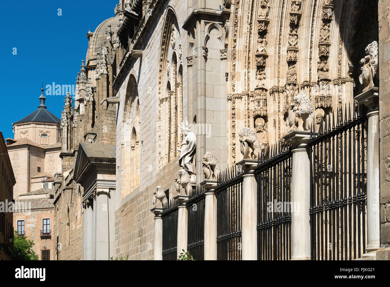 Spain, Toledo Catedral, 'Catedral Primada', Lion Portal Stock Photo - Alamy