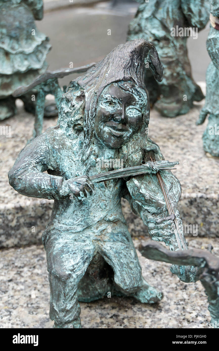 Papa dwarf hi-res stock photography and images - Alamy