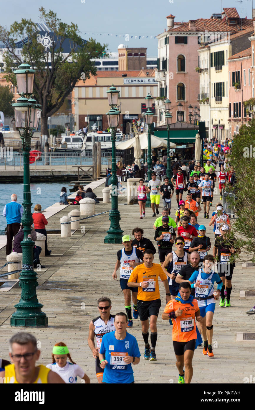 Venice marathon hi-res stock photography and images - Alamy