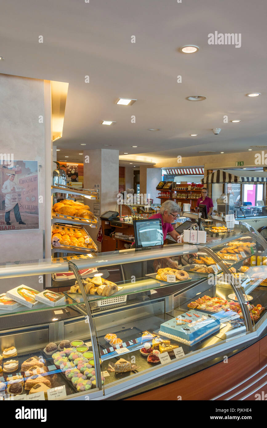 Cafe maron hi-res stock photography and images - Alamy