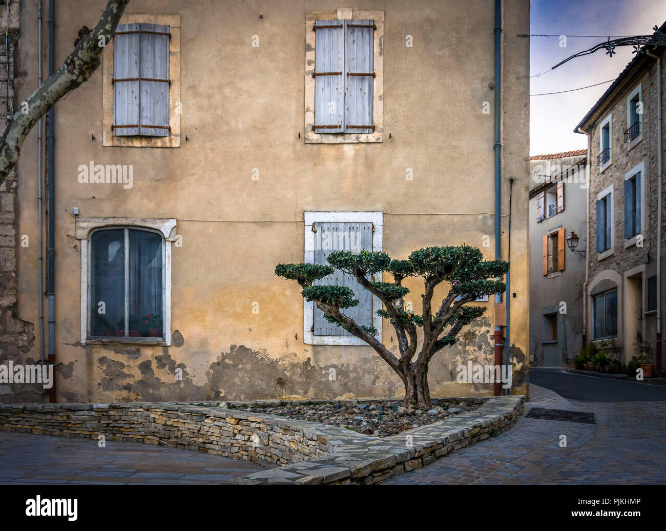 Small square section hi-res stock photography and images - Alamy