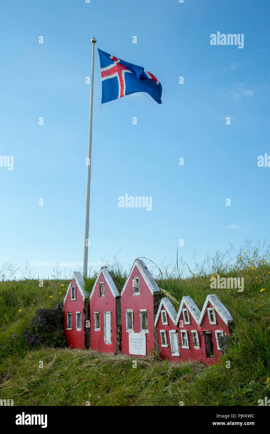 Elf cottage in the tall grass hi-res stock photography and images - Alamy