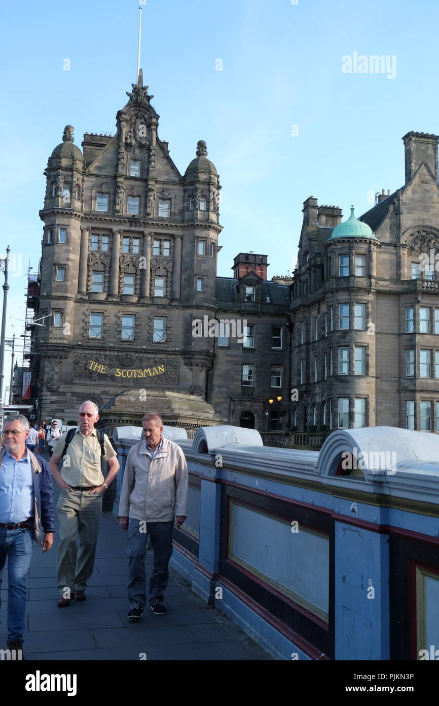 Summer in edinburgh hi-res stock photography and images - Alamy