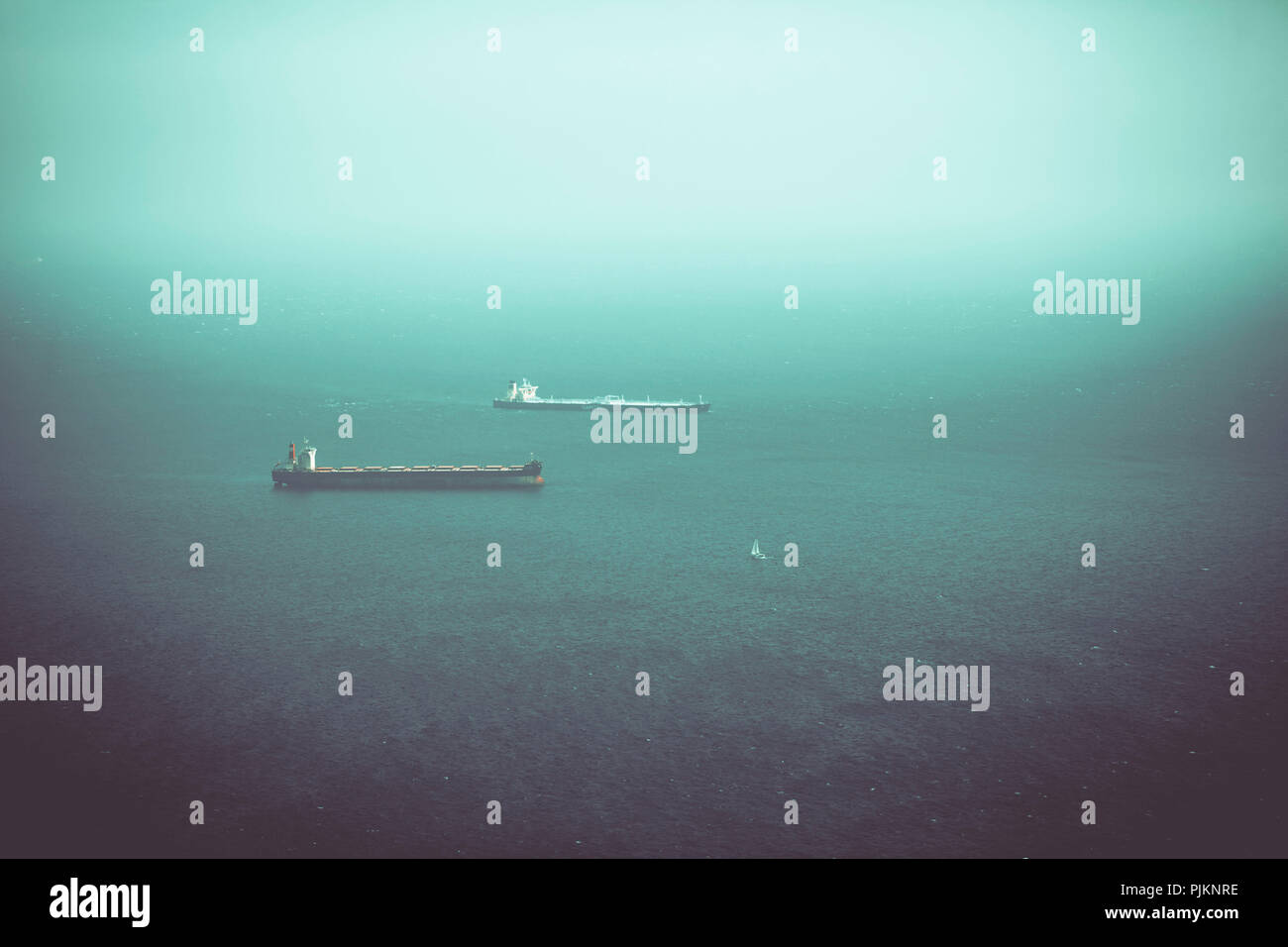 Sea two ships hi-res stock photography and images - Alamy