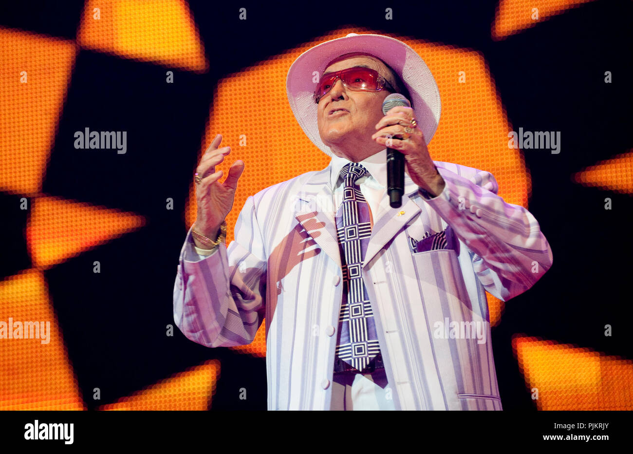 Wally van hi-res stock photography and images - Alamy