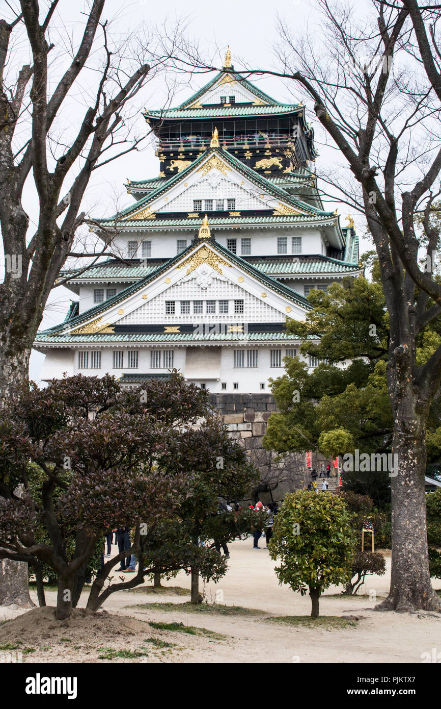 Main tower of the castle of Osaka, Japan Stock Photo - Alamy