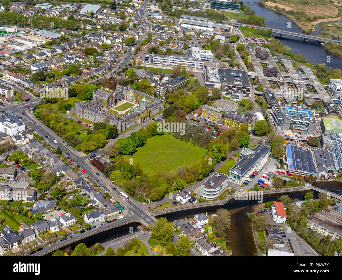 Quadrangle next to the university of galway hi-res stock photography ...