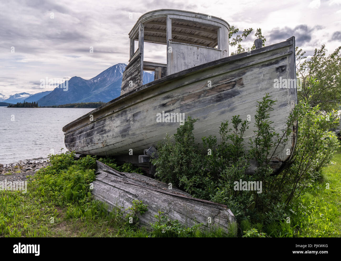 Atlin lake hi-res stock photography and images - Alamy