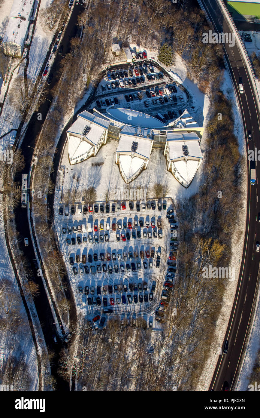 fancy architecture of the Arthur Woll House, architectural office rau ...