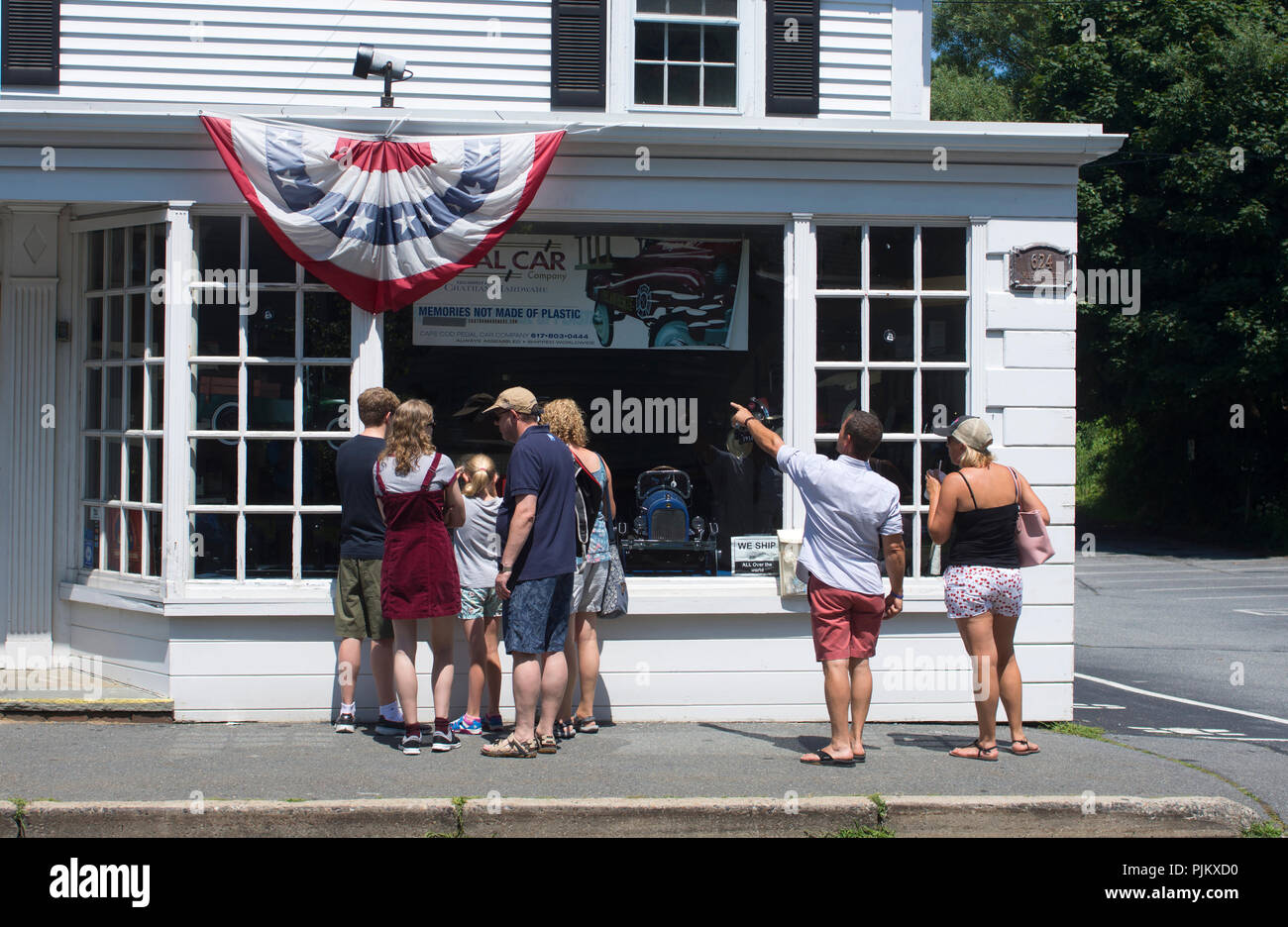 Downtown shoppers in Chatham, Massachusetts on Cape Cod, USA Stock ...