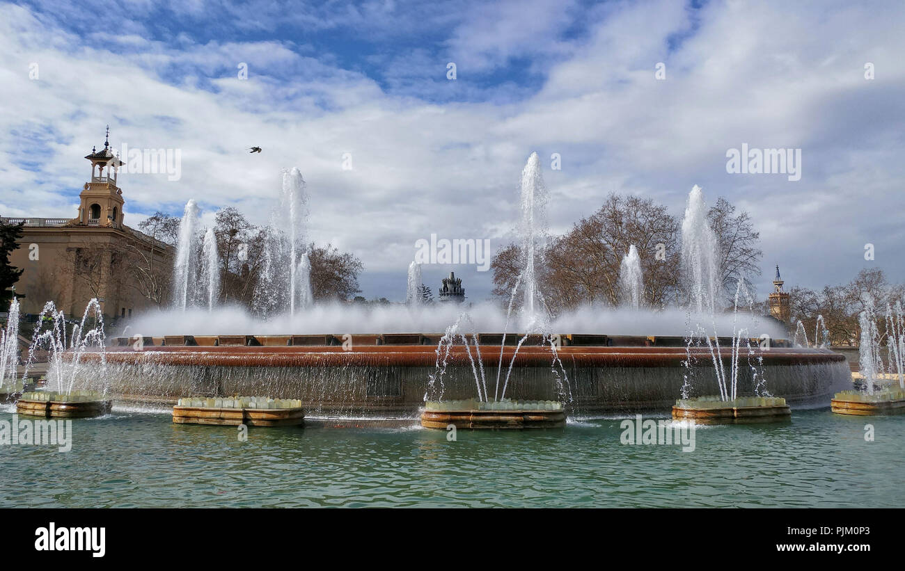 Barcelona fountains hi-res stock photography and images - Alamy