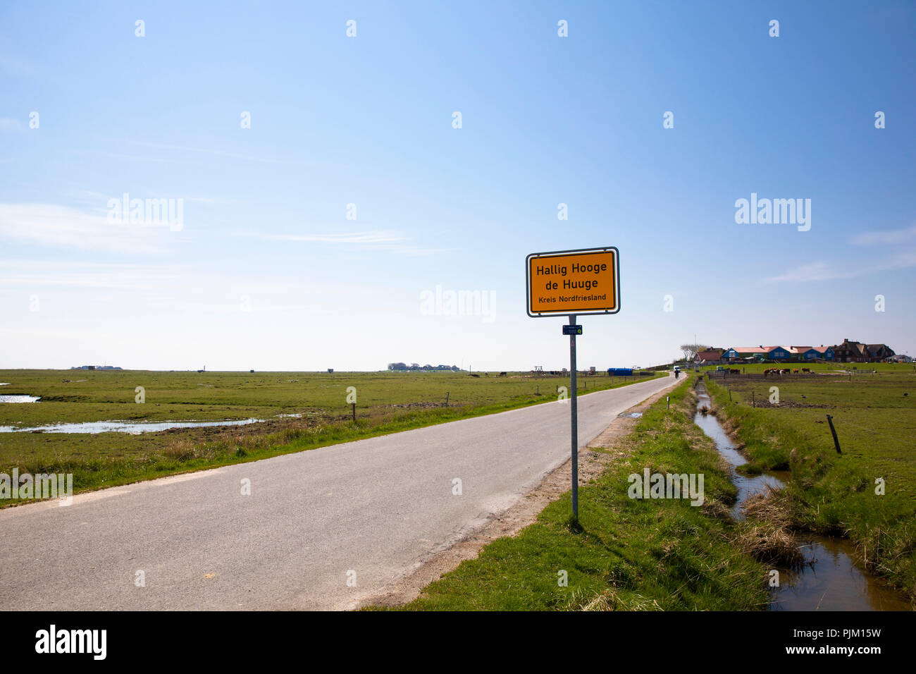 City entrance sign at the harbor hi-res stock photography and images ...