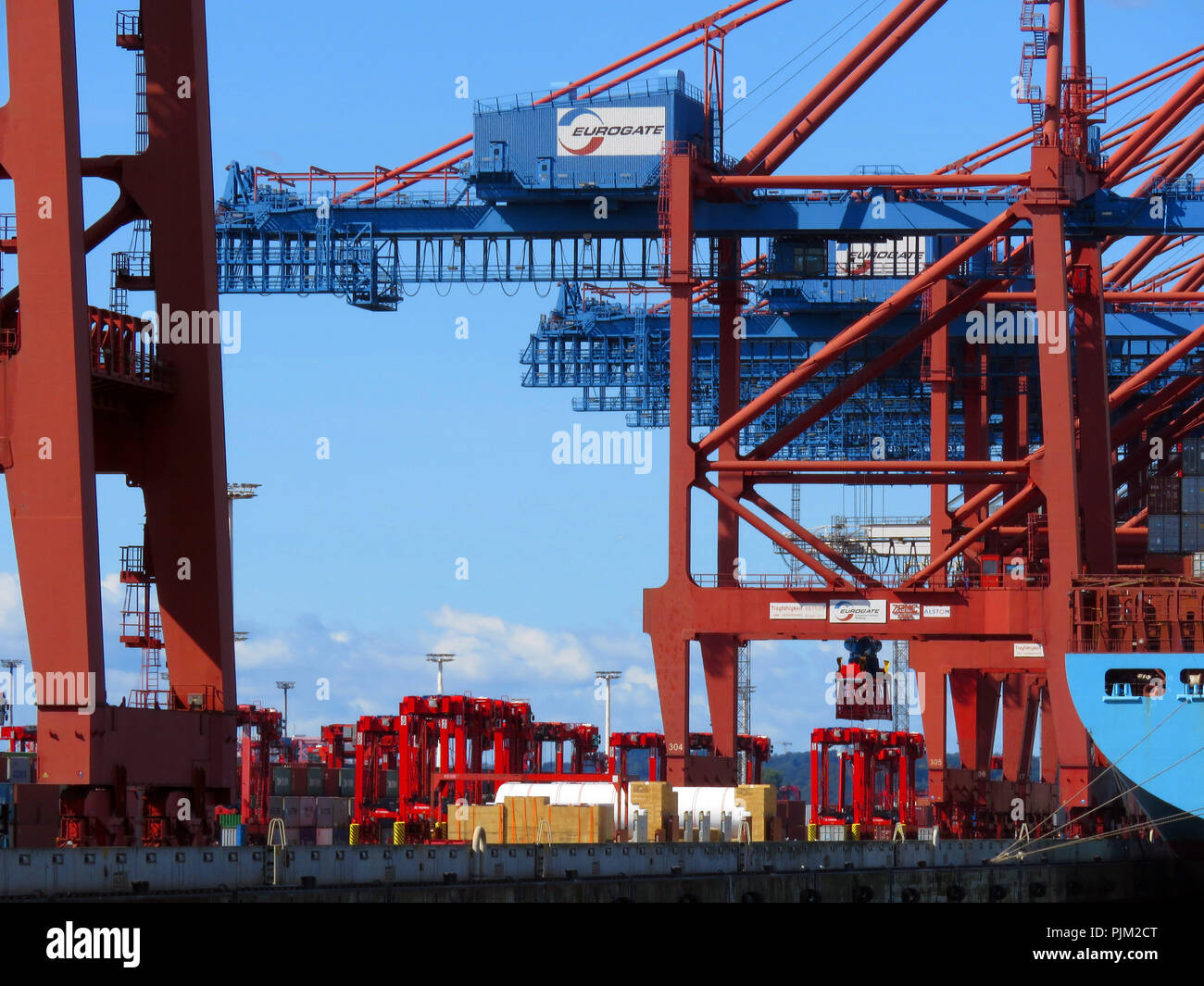 Containerterminal hi-res stock photography and images - Alamy