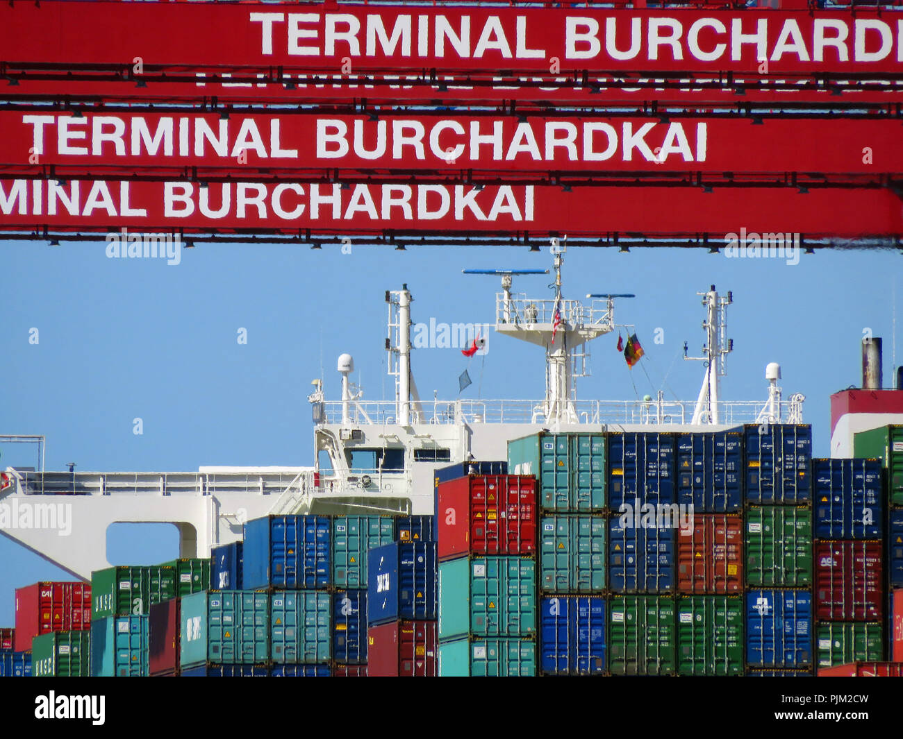 Ultra large container ship ulcs hi-res stock photography and images - Alamy