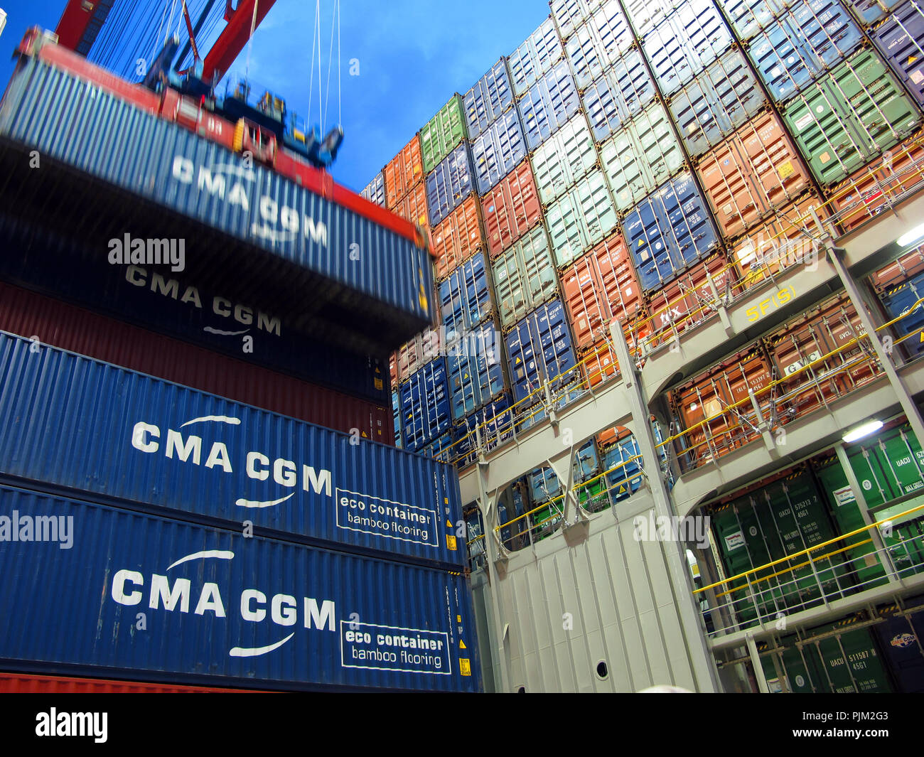 Ultra large container ship ulcs hi-res stock photography and images - Alamy