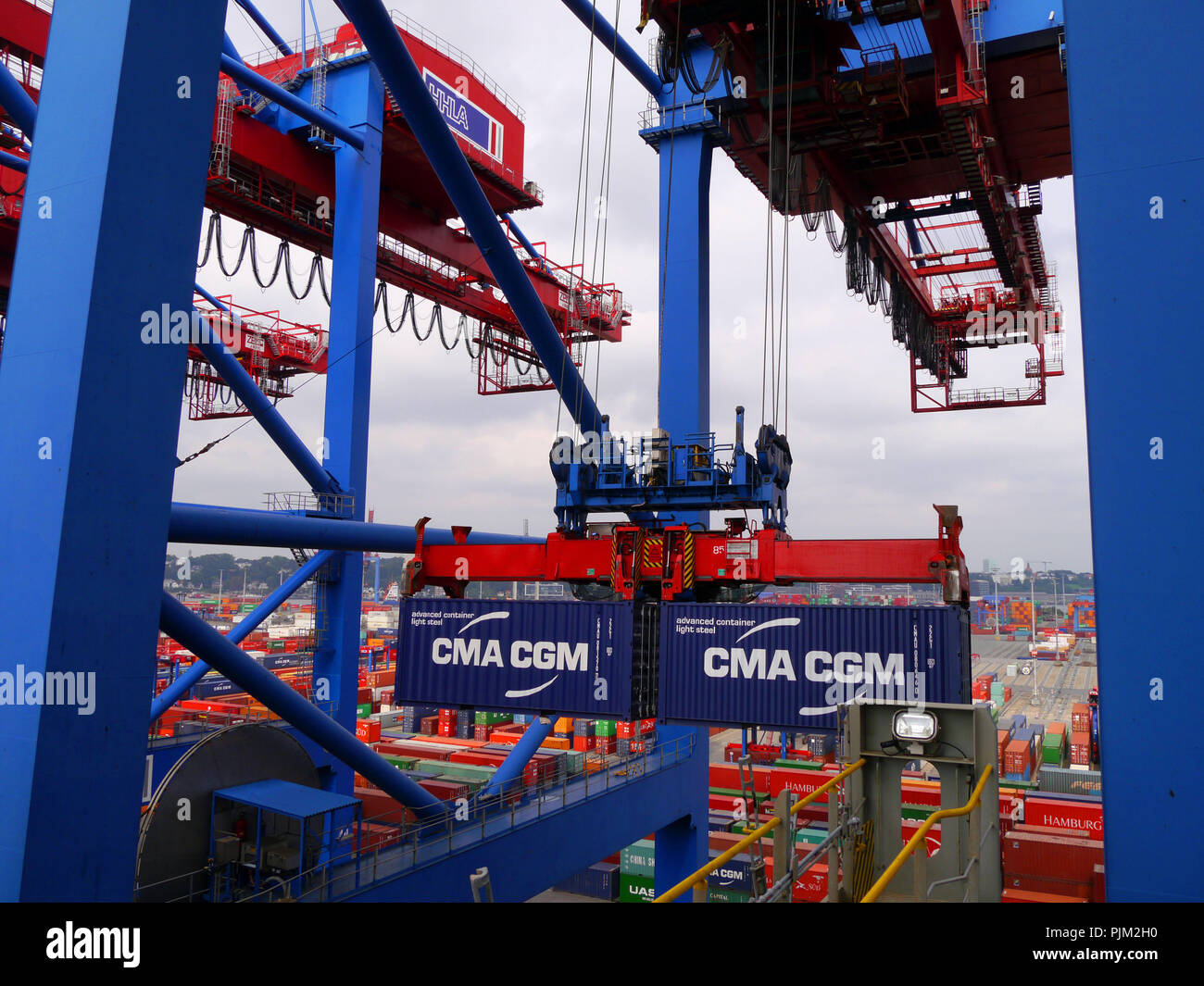 container loading Stock Photo - Alamy
