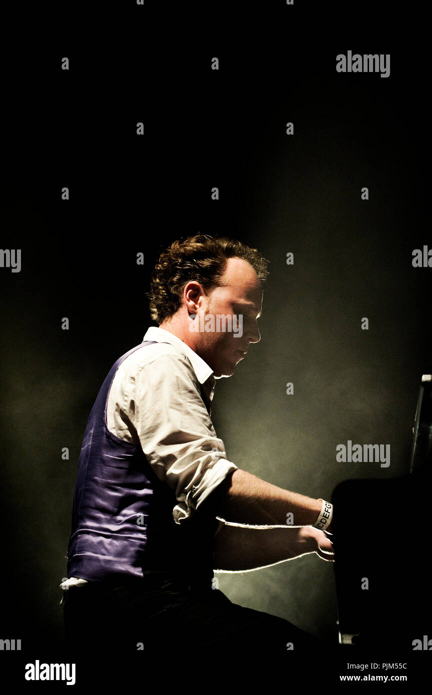 Puerto rican pianist hi-res stock photography and images - Alamy