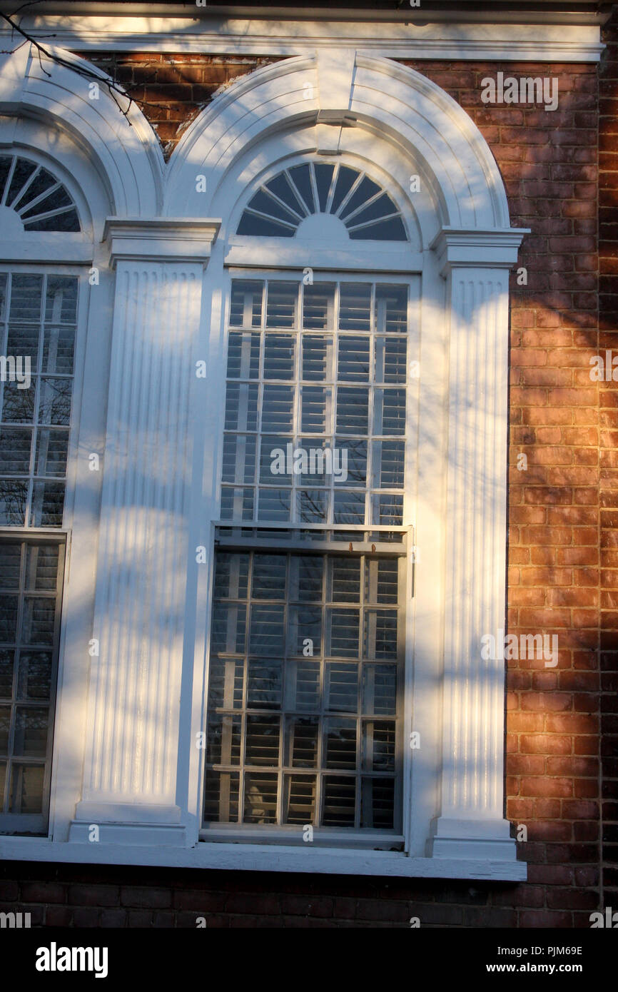 Charlottesville va historic downtown hi-res stock photography and ...