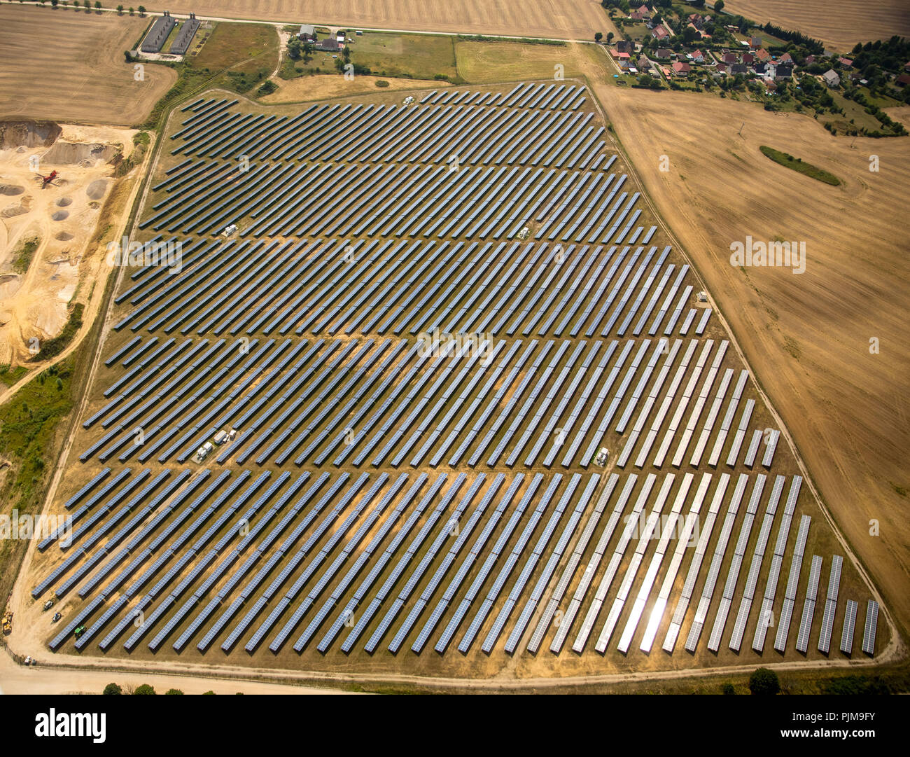 Solar plants hi-res stock photography and images - Alamy