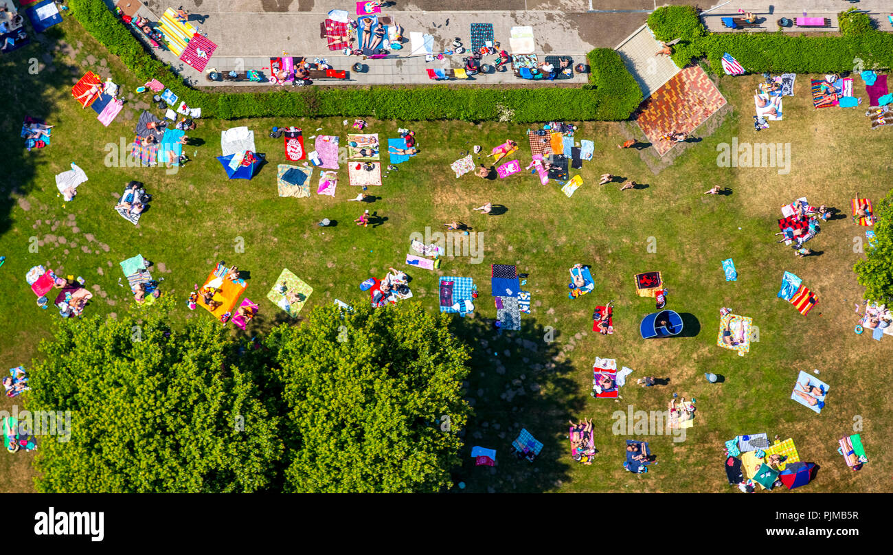 Outdoor pool Berge, bathers, swimming pool, awning, waterslide, lawns ...