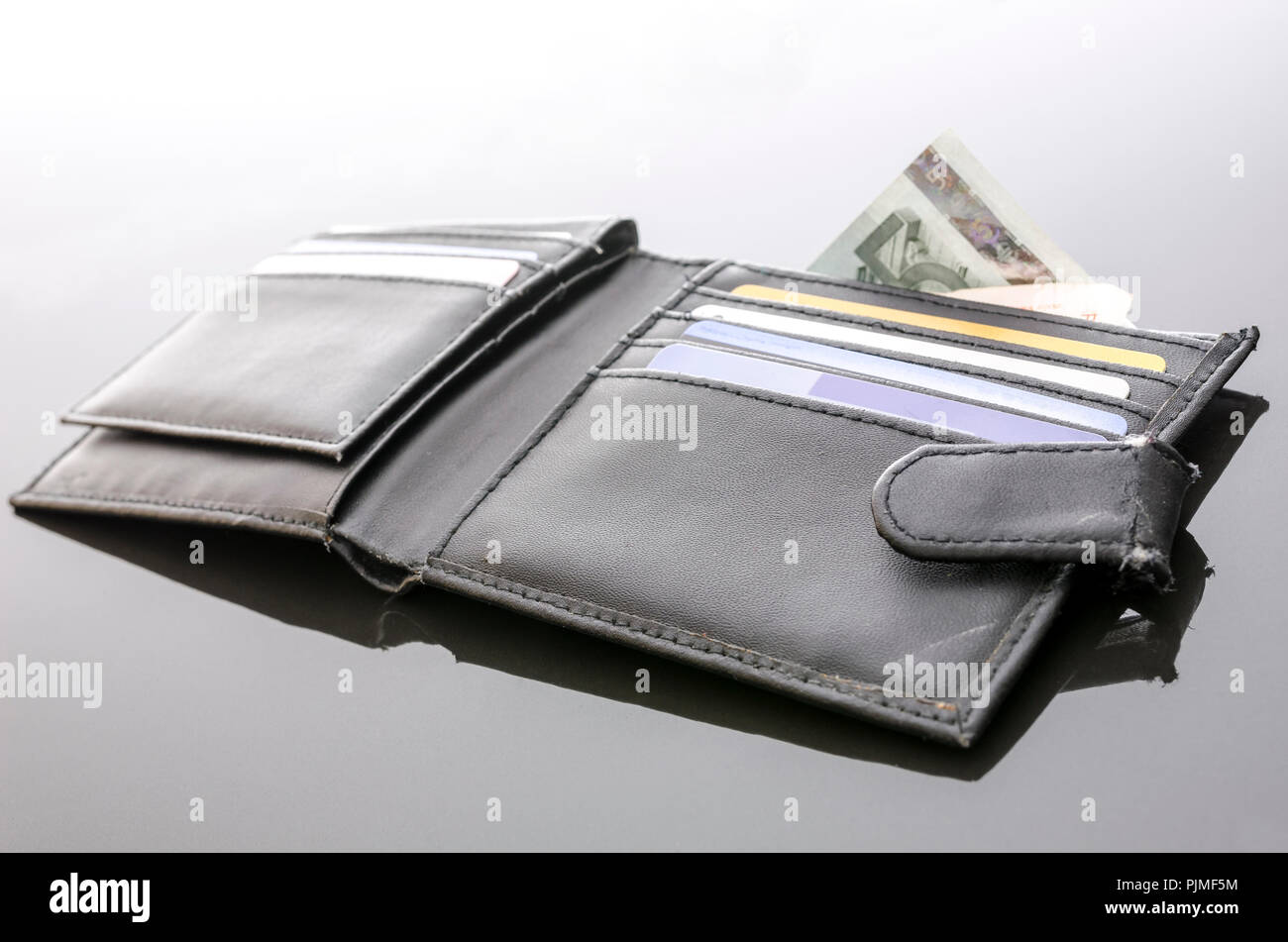 Old credit cards hi-res stock photography and images - Alamy