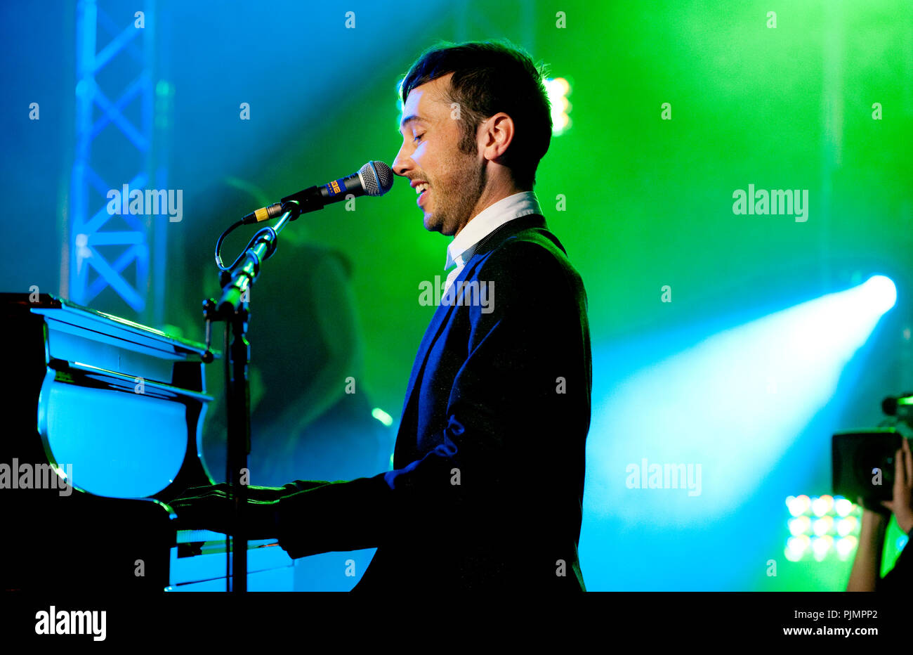 Vlaamse zanger hi-res stock photography and images - Alamy