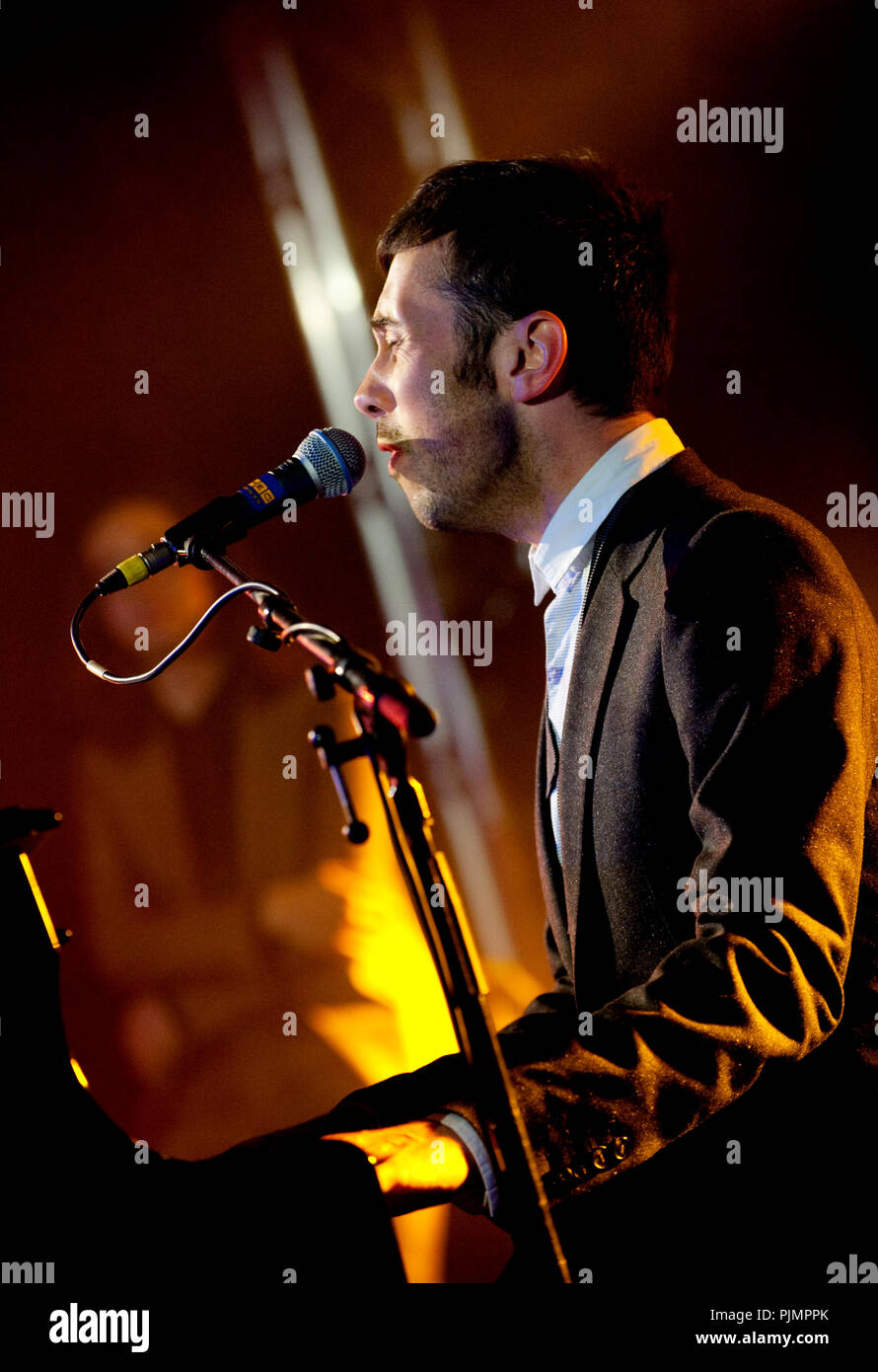 Vlaamse zanger hi-res stock photography and images - Alamy