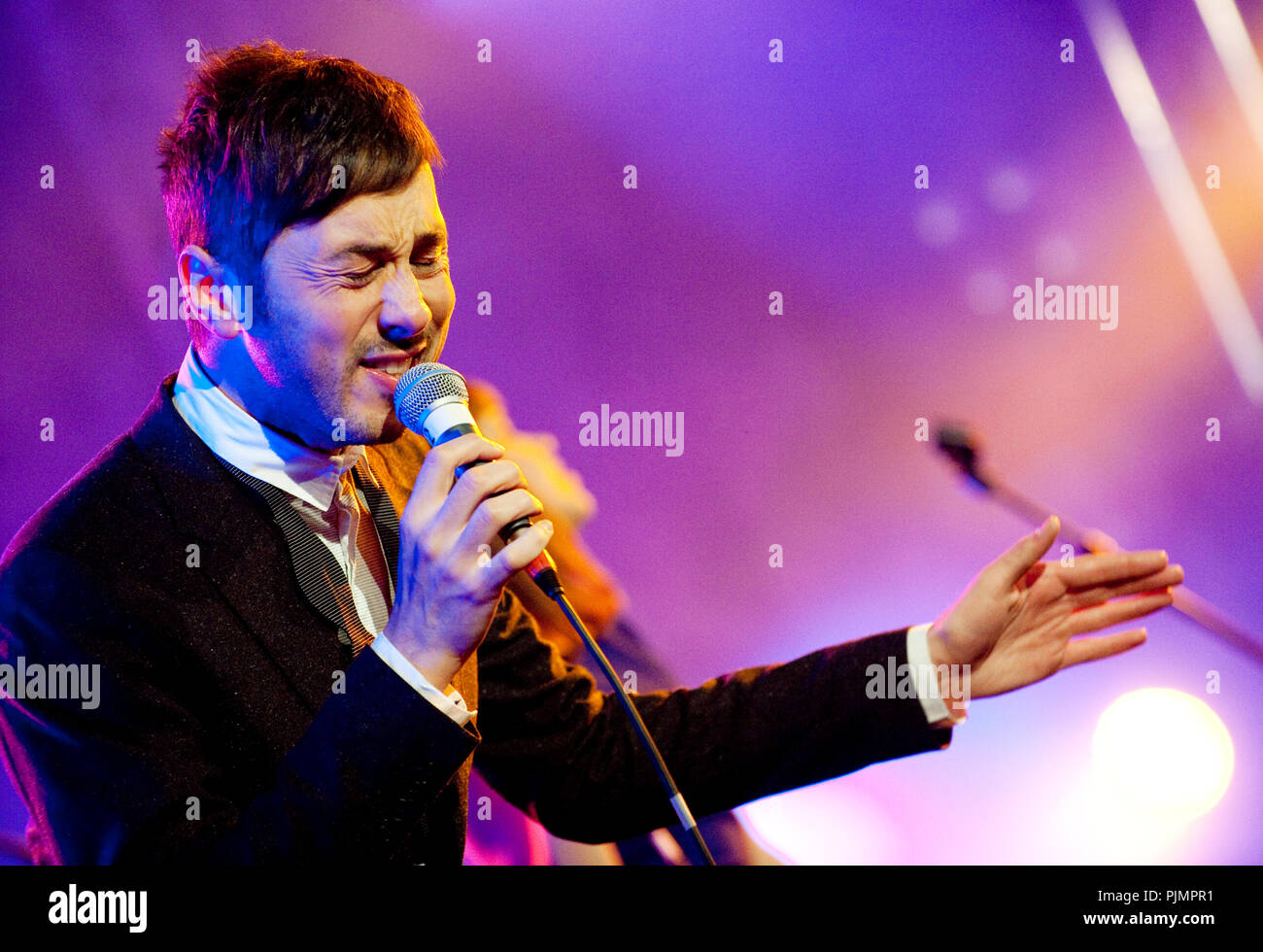 Vlaamse zanger hi-res stock photography and images - Alamy