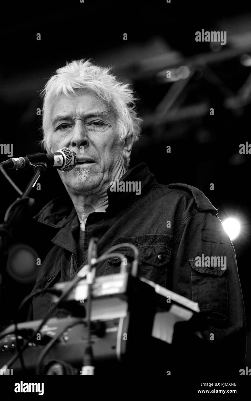 Velvet Underground legend and Welsh musician, composer, singer ...