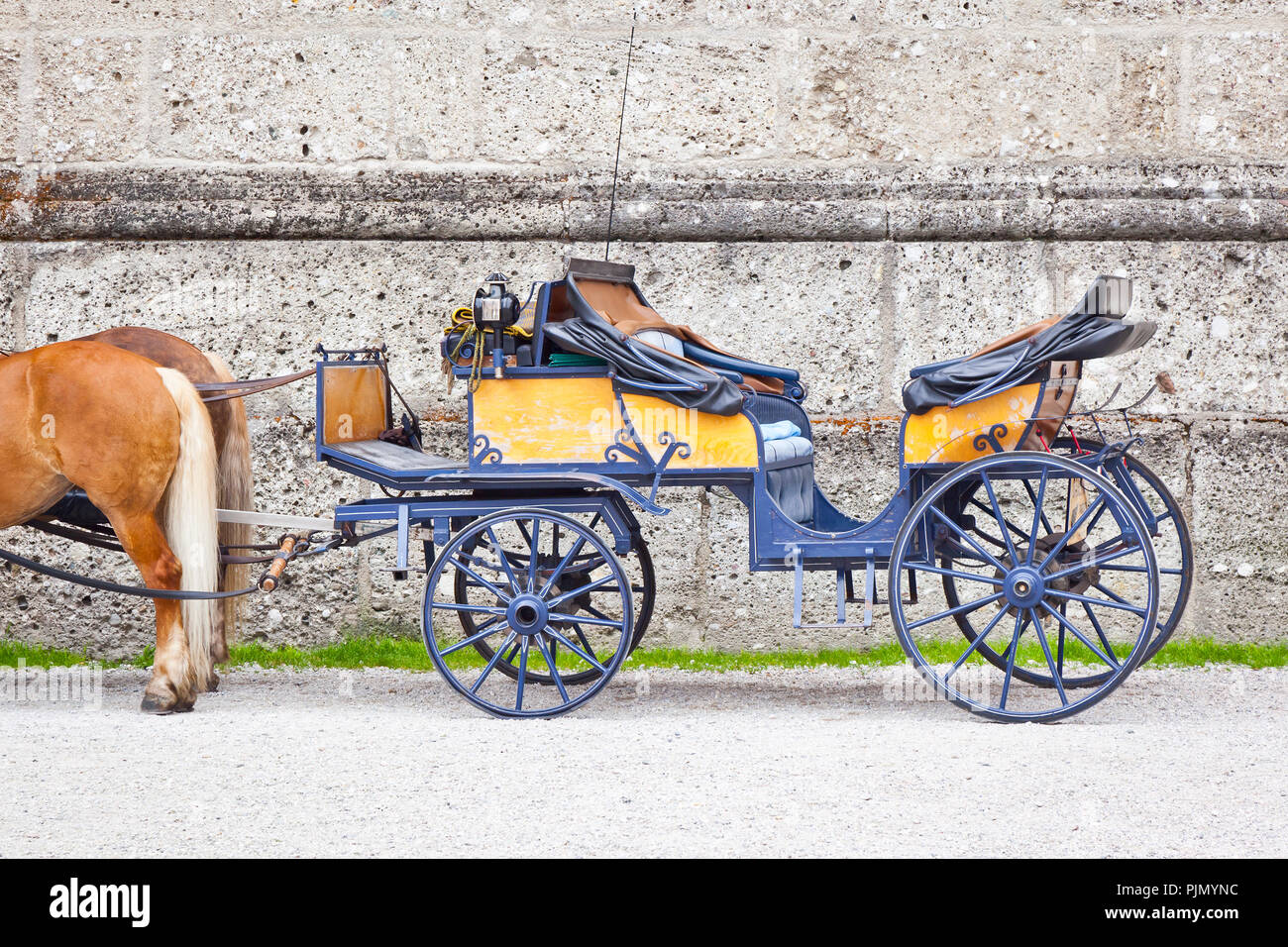 Horsedrawn cab hi-res stock photography and images - Alamy