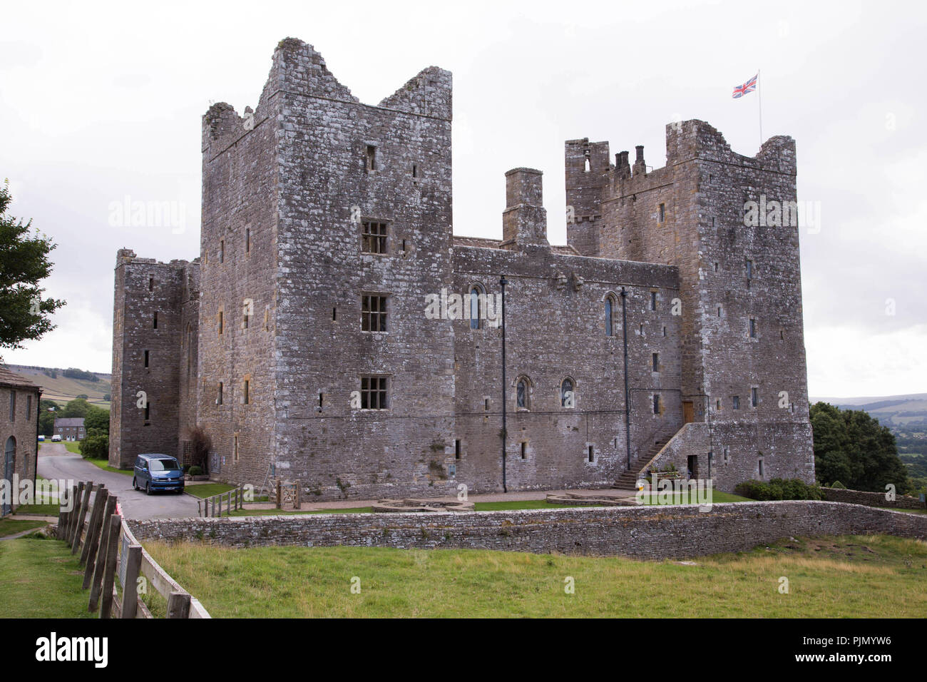 Grade 1 castle hi-res stock photography and images - Alamy